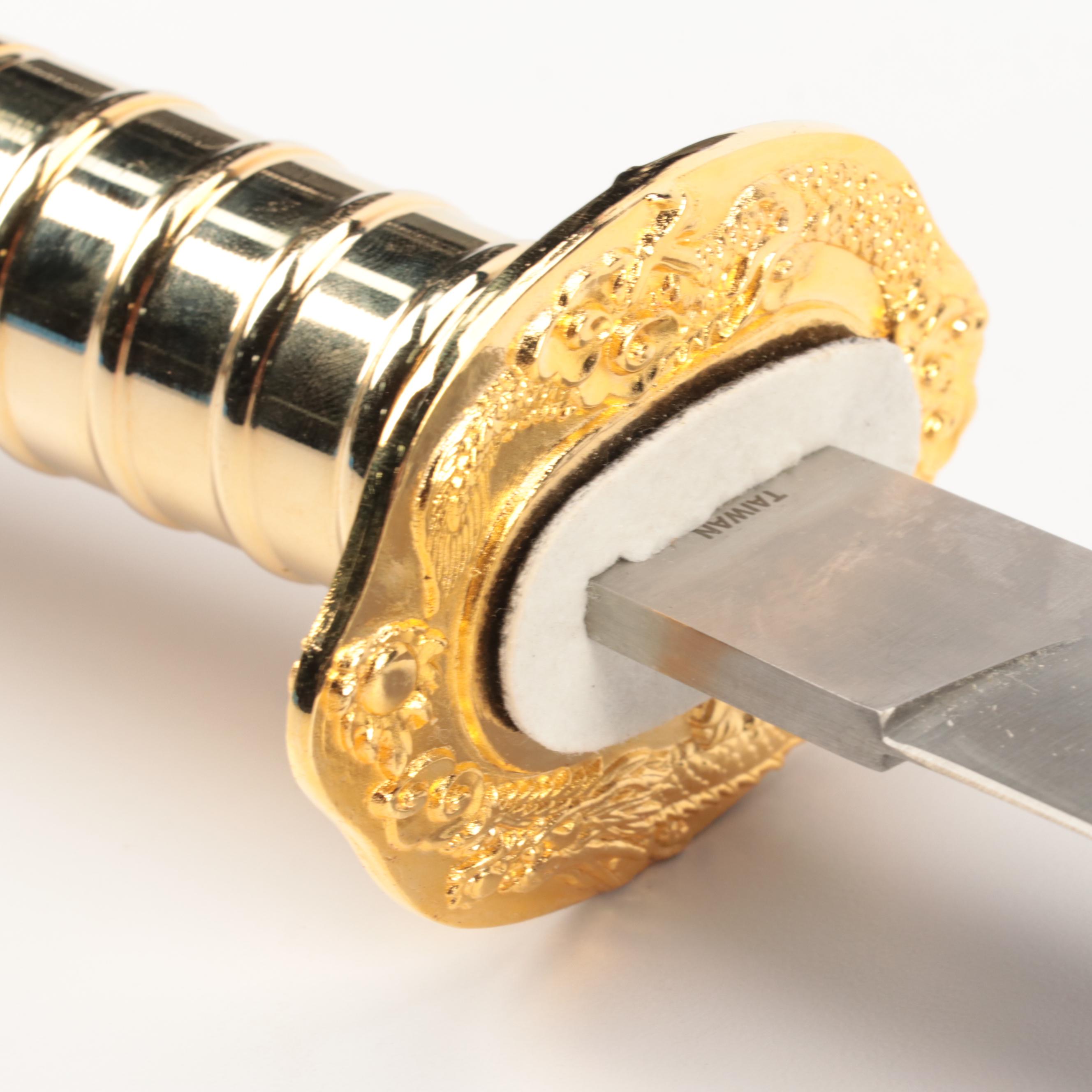Taiwanese Made Tantō With Display Stand and Snakeskin Scabbard | EBTH