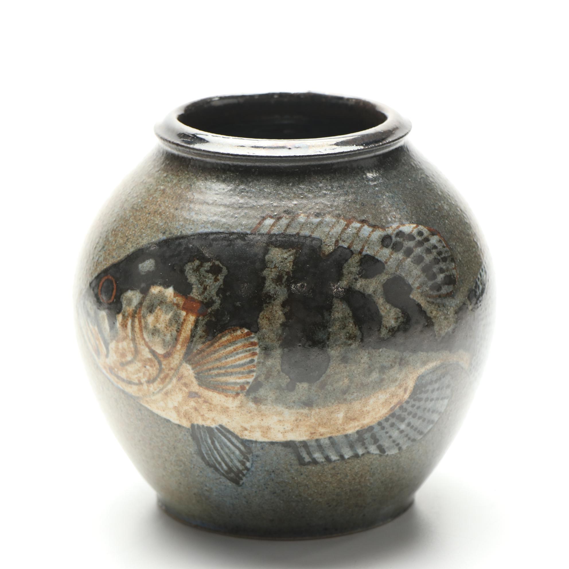 Handmade Art Pottery Vases by Piper and McKee | EBTH