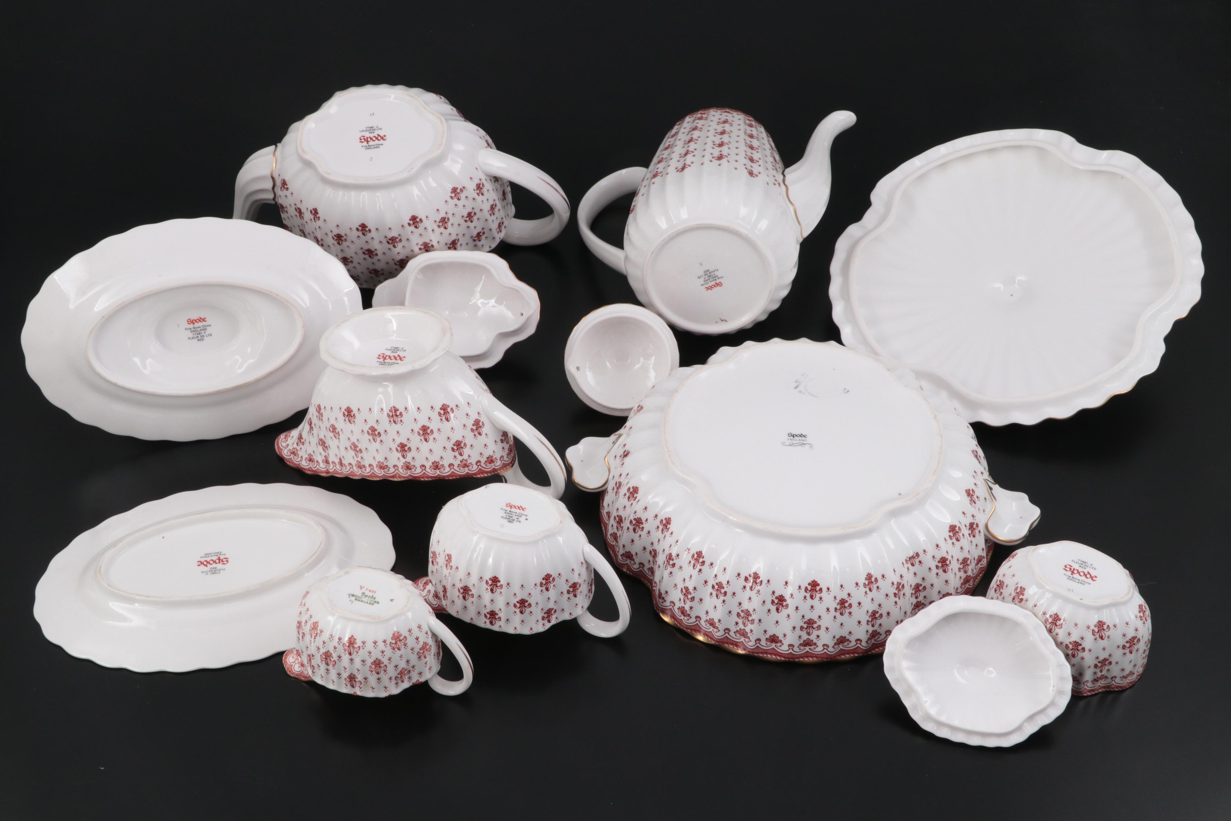 Spode Bone China "Fleur De Lys" Red Dinnerware, 1961-1994 | EBTH