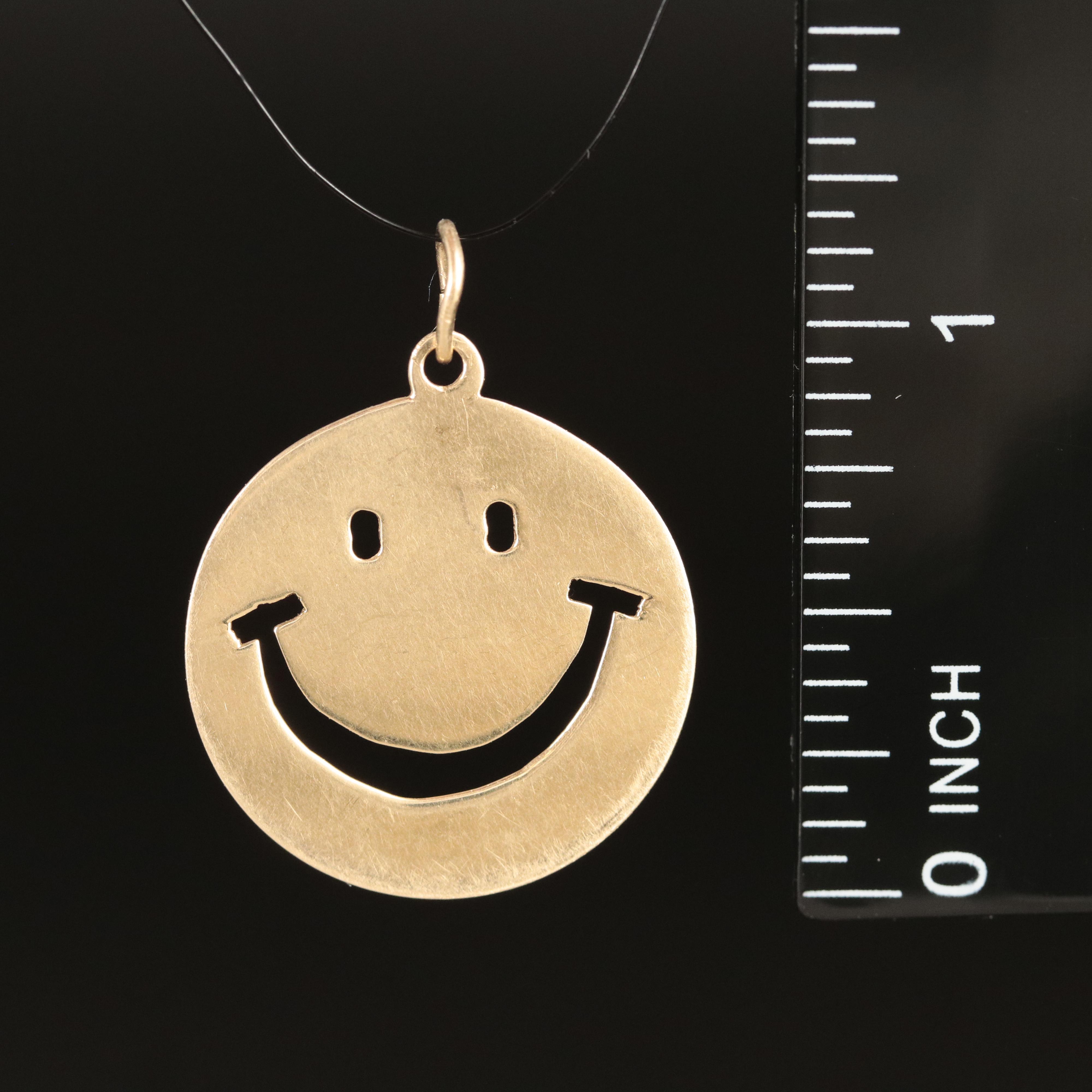 14K Smiley Face Pendant | EBTH
