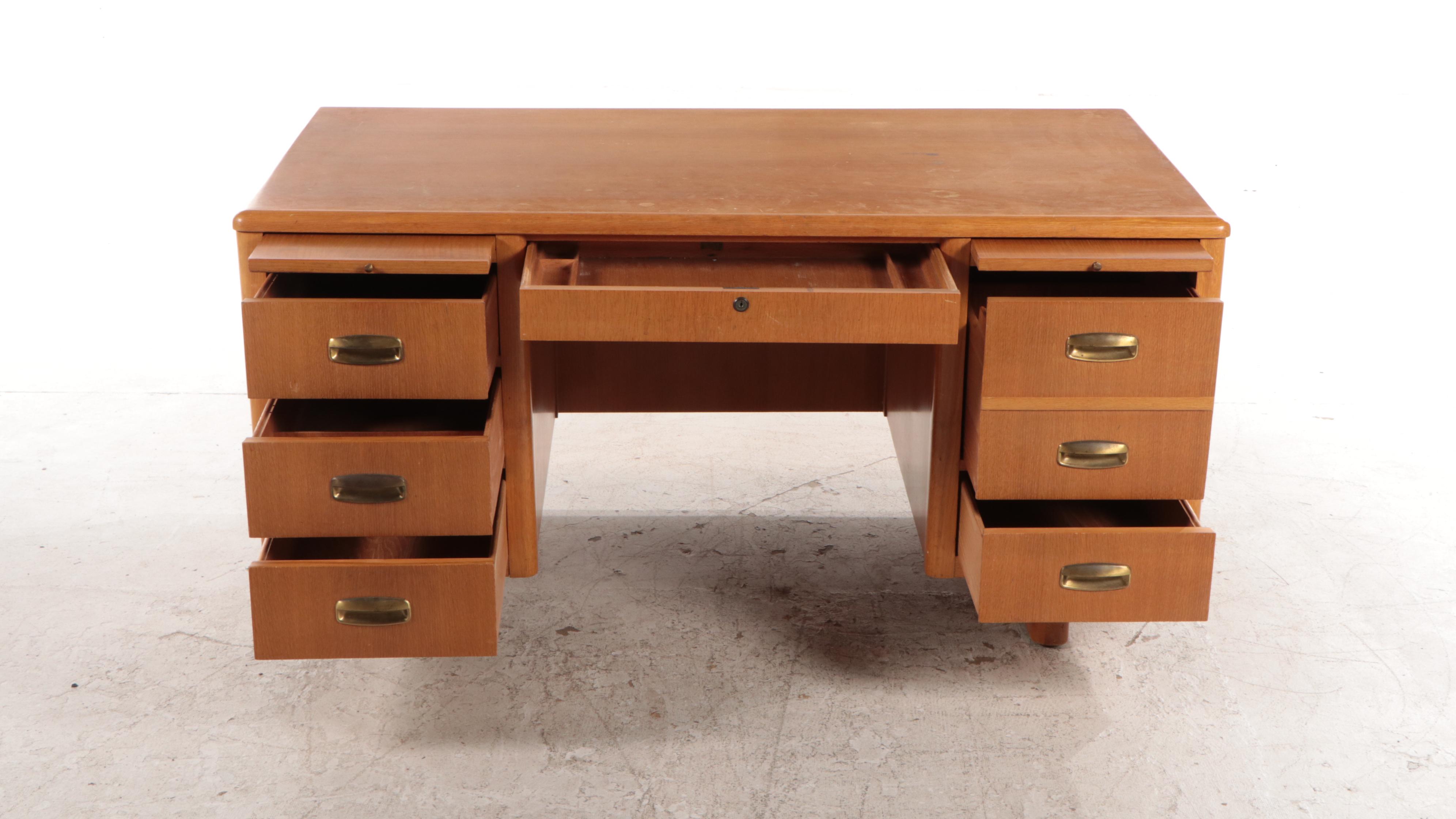 The Jasper Desk Co. Oak Double-Pedestal Desk, Mid-20th Century | EBTH