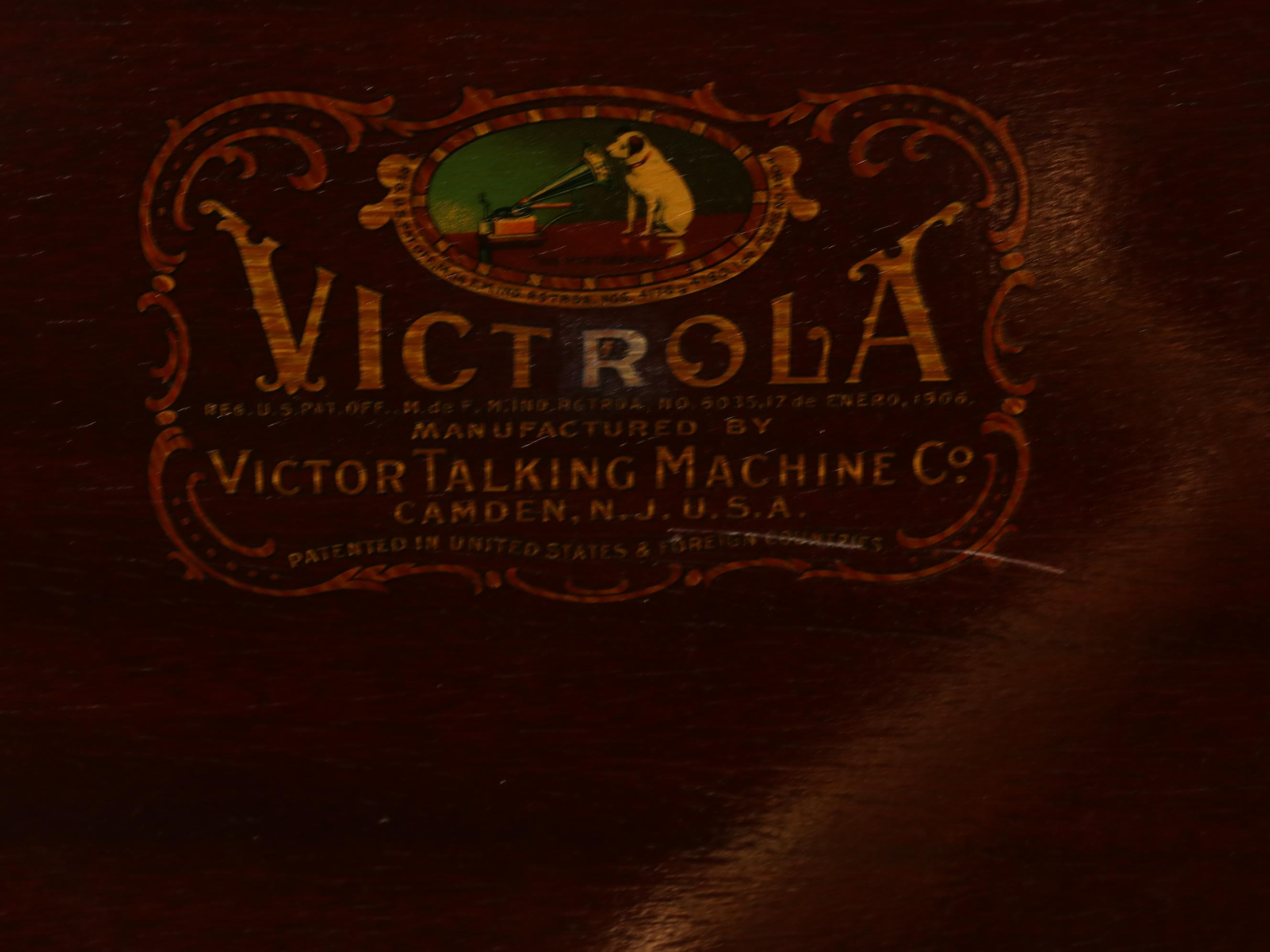 Victrola VV-XI Cabinet Stand Phonograph, Early 20th Century | EBTH