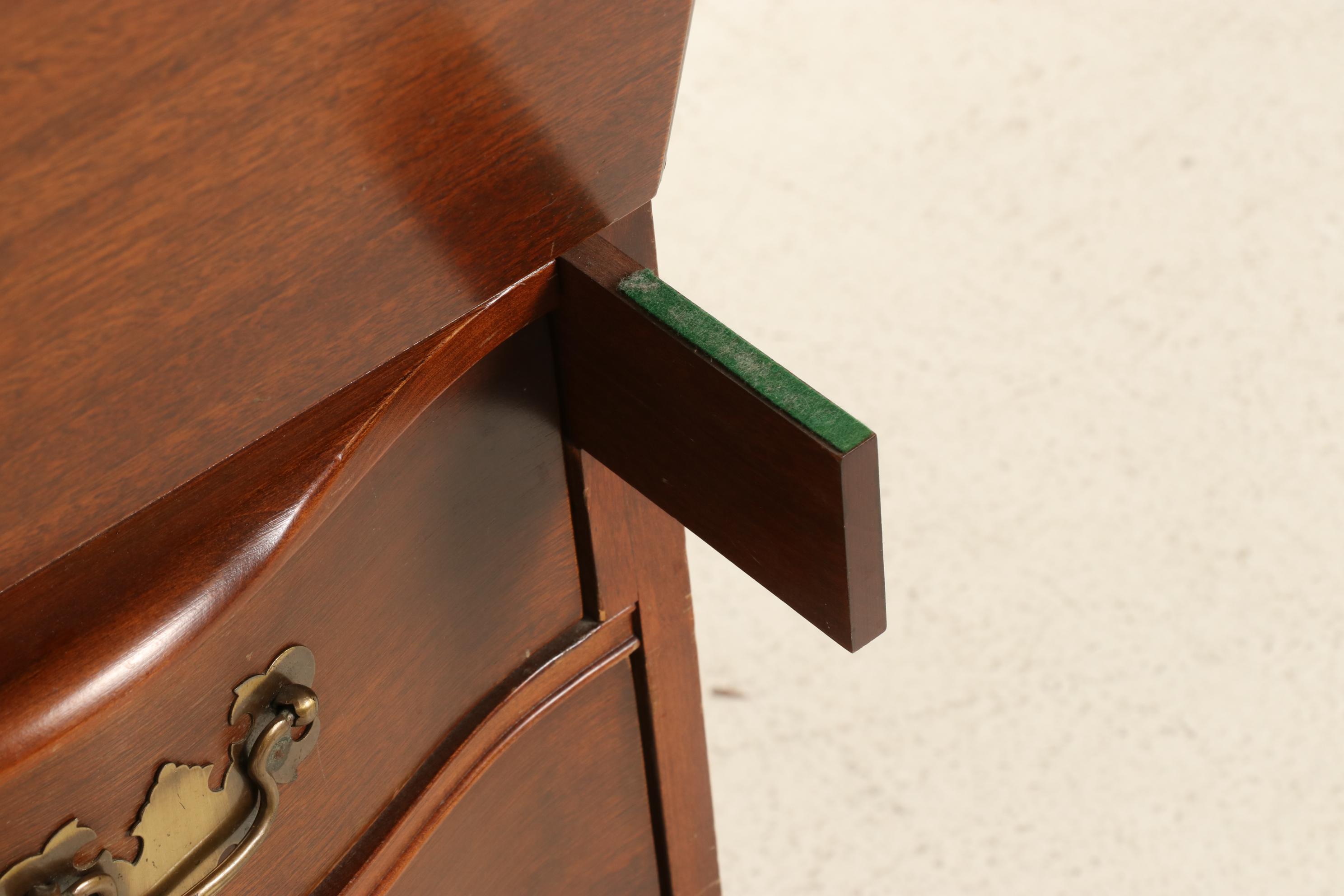 Chippendale Style Mahogany Slant-Front Desk | EBTH