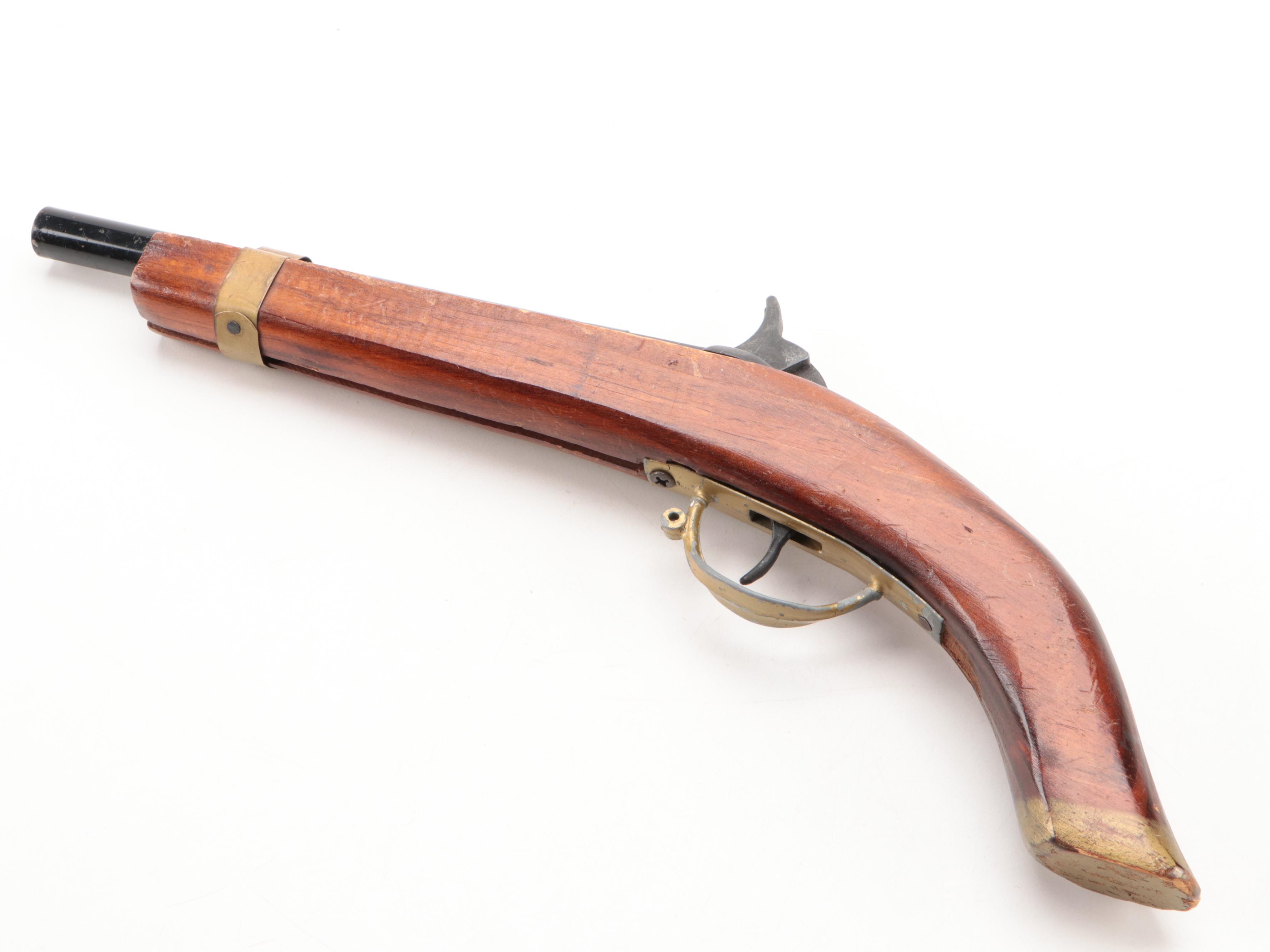 Parris Toy Cap Guns with Duck Calls, Coonskin Hats and Raccoon Décor | EBTH