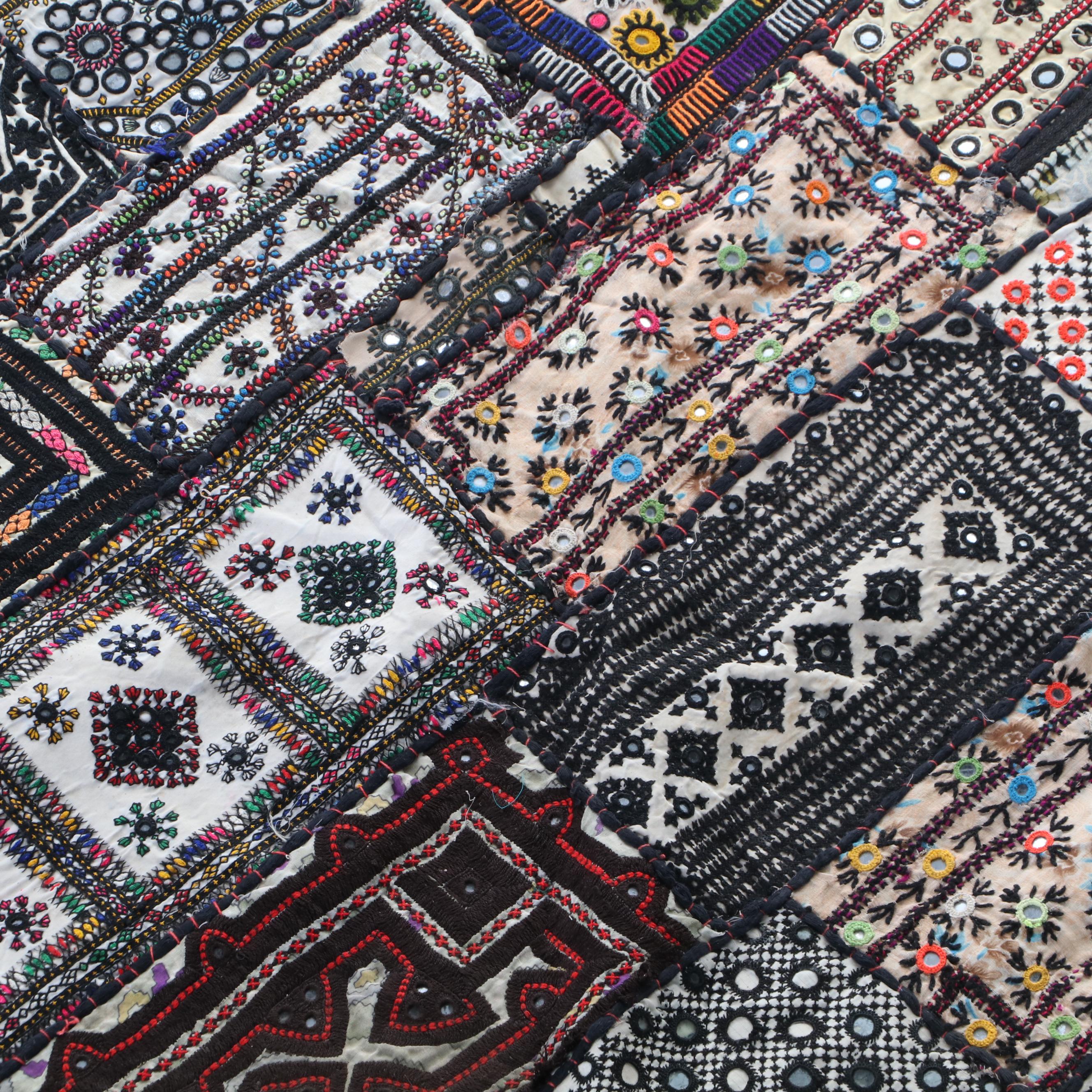 Indian Shisha and Embroidered Textile Bedspread | EBTH