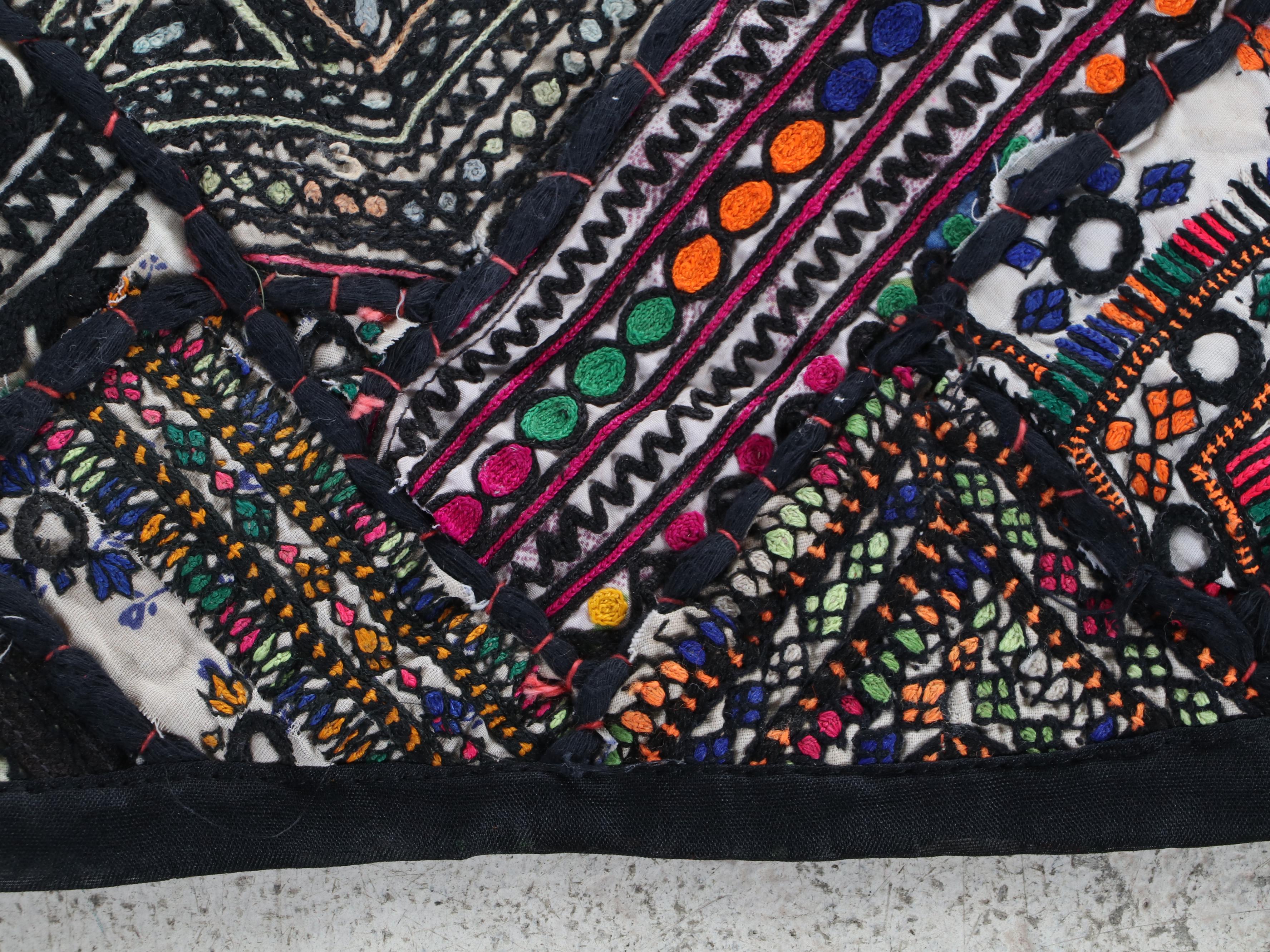 Indian Shisha and Embroidered Textile Bedspread | EBTH