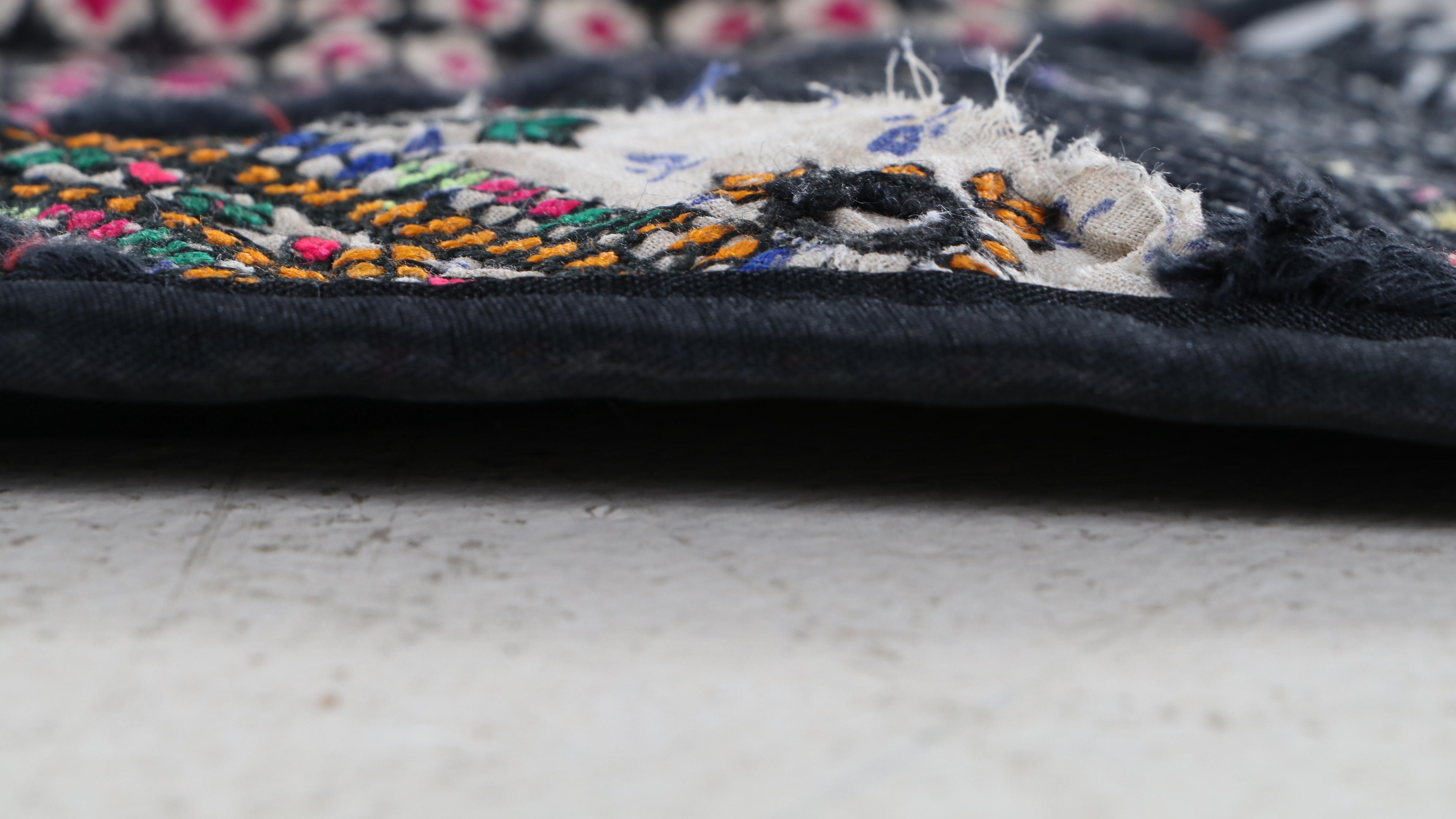 Indian Shisha and Embroidered Textile Bedspread | EBTH