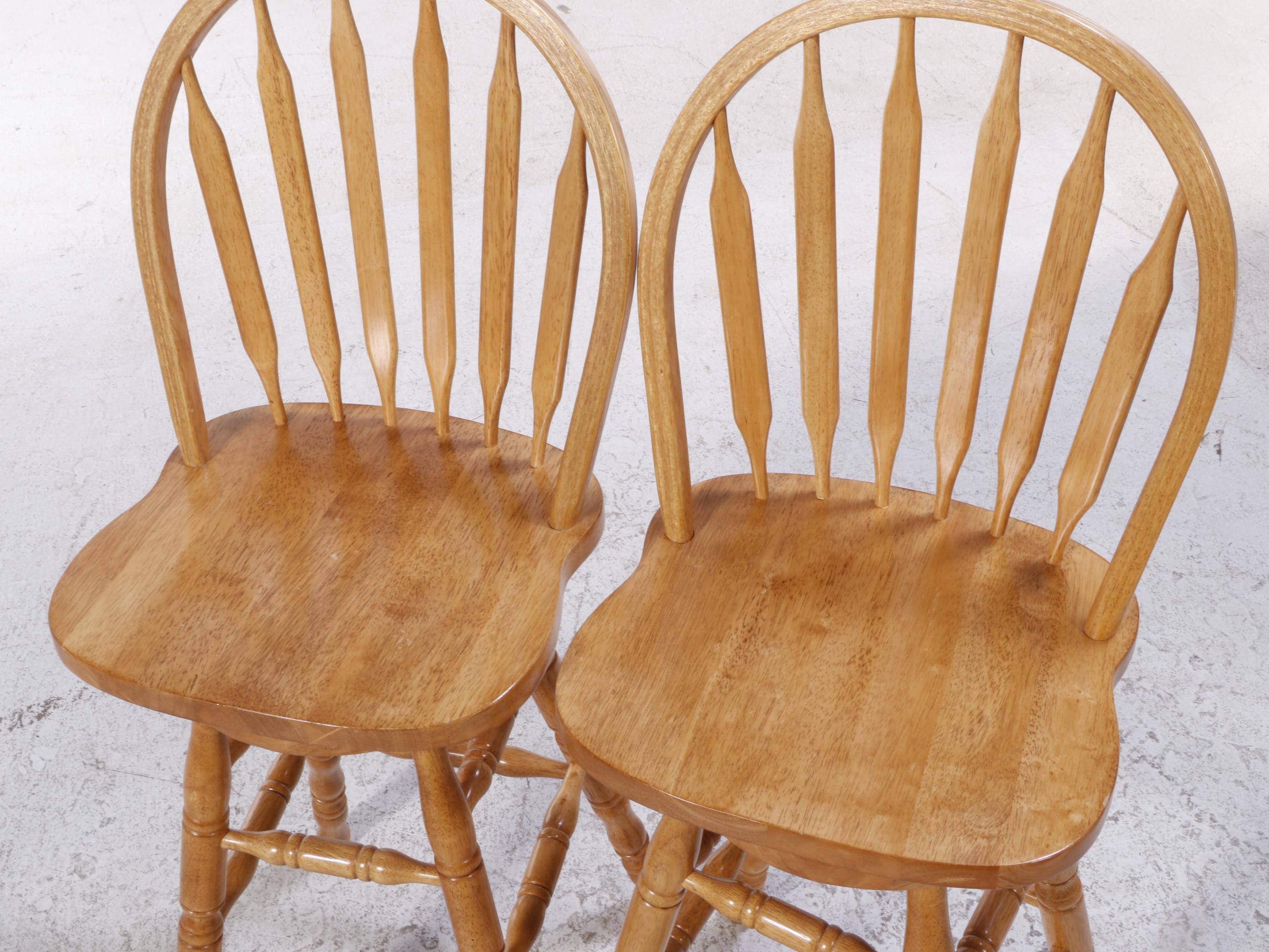 Pair of Winners Only Rubberwood Swivel-Seat Stools | EBTH