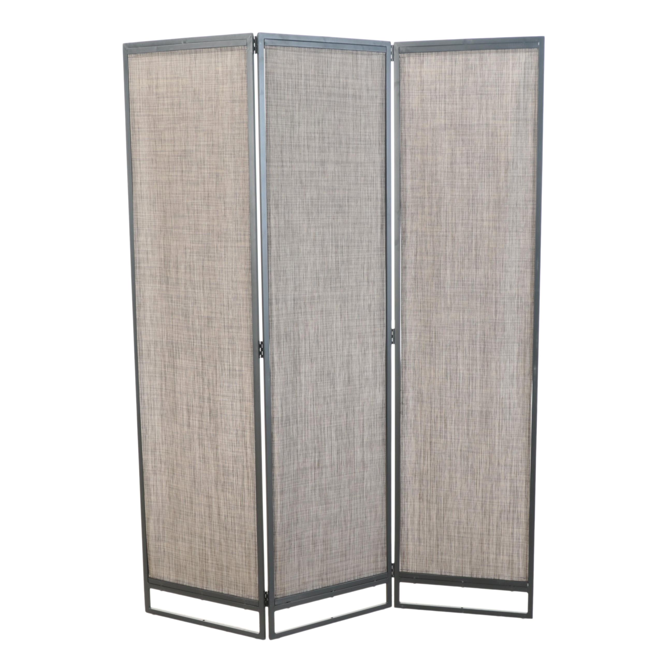 Freestanding Outdoor Privacy Screen | EBTH