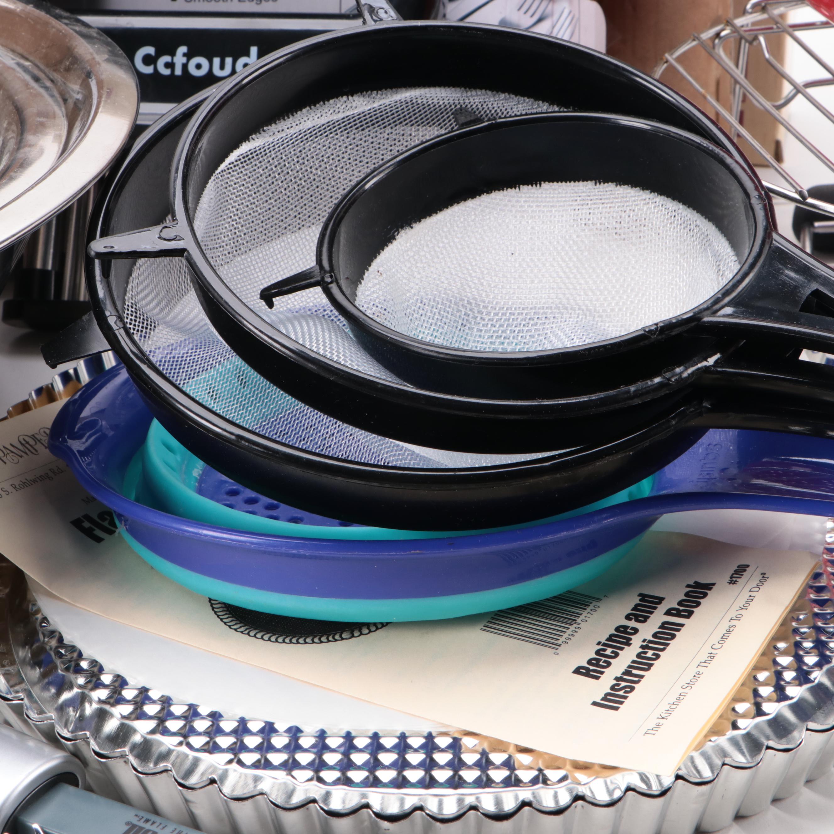 Pampered Chef Plastic Cookie Press with Other Kitchen Gadgets | EBTH