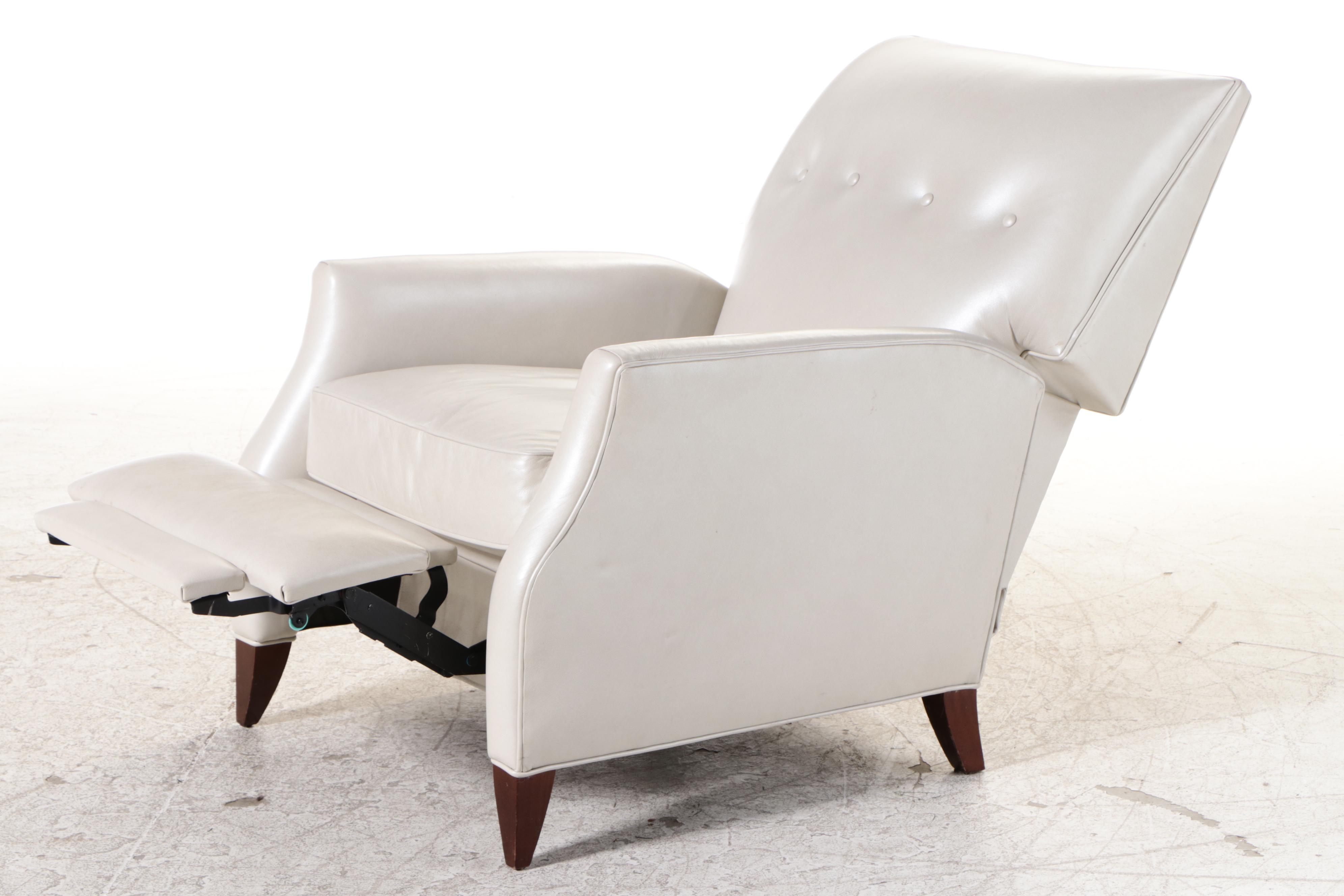 Leathercraft Buttoned-Down Leather Recliner | EBTH