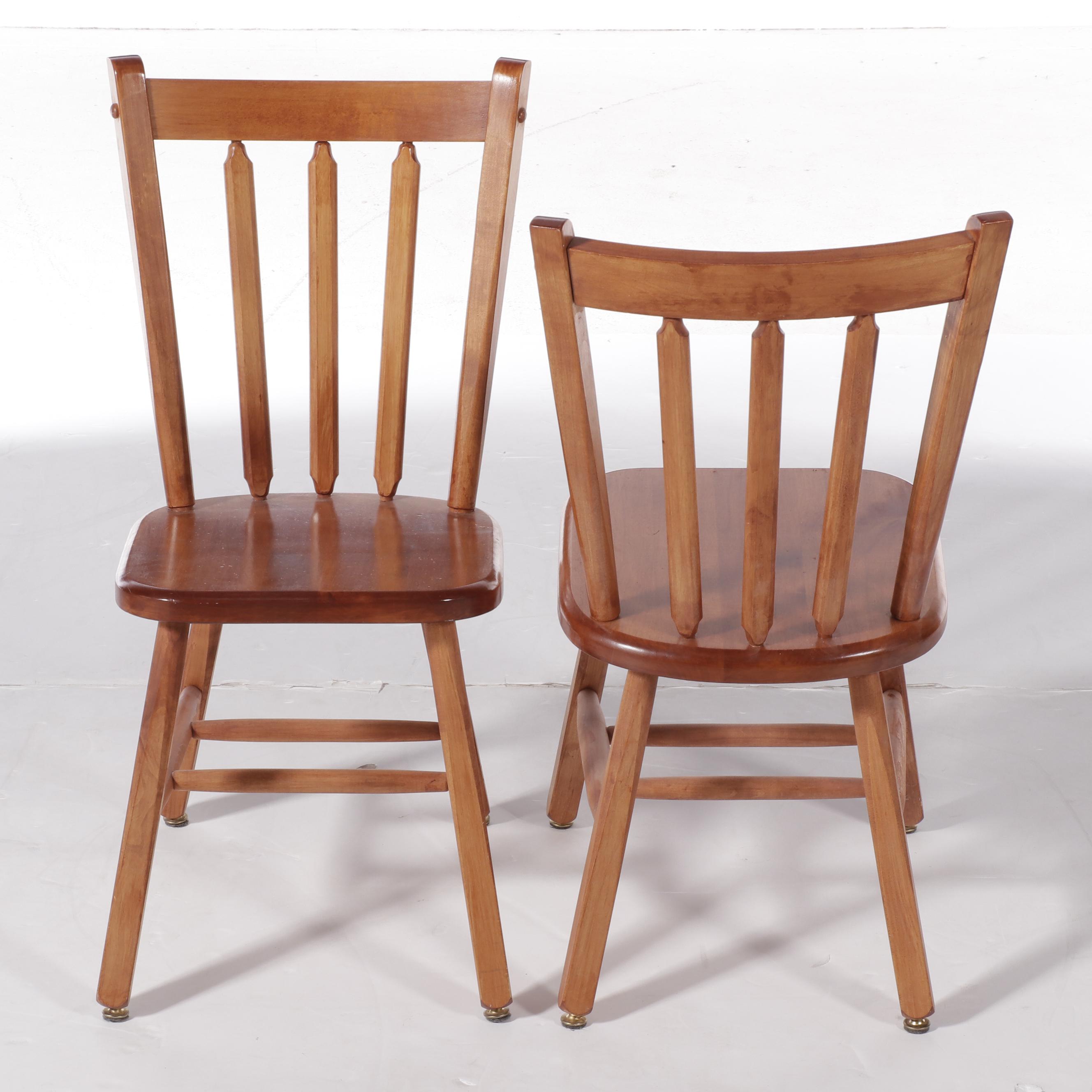 Set of American Colonial Style Maple Arrowback Side Chairs | EBTH