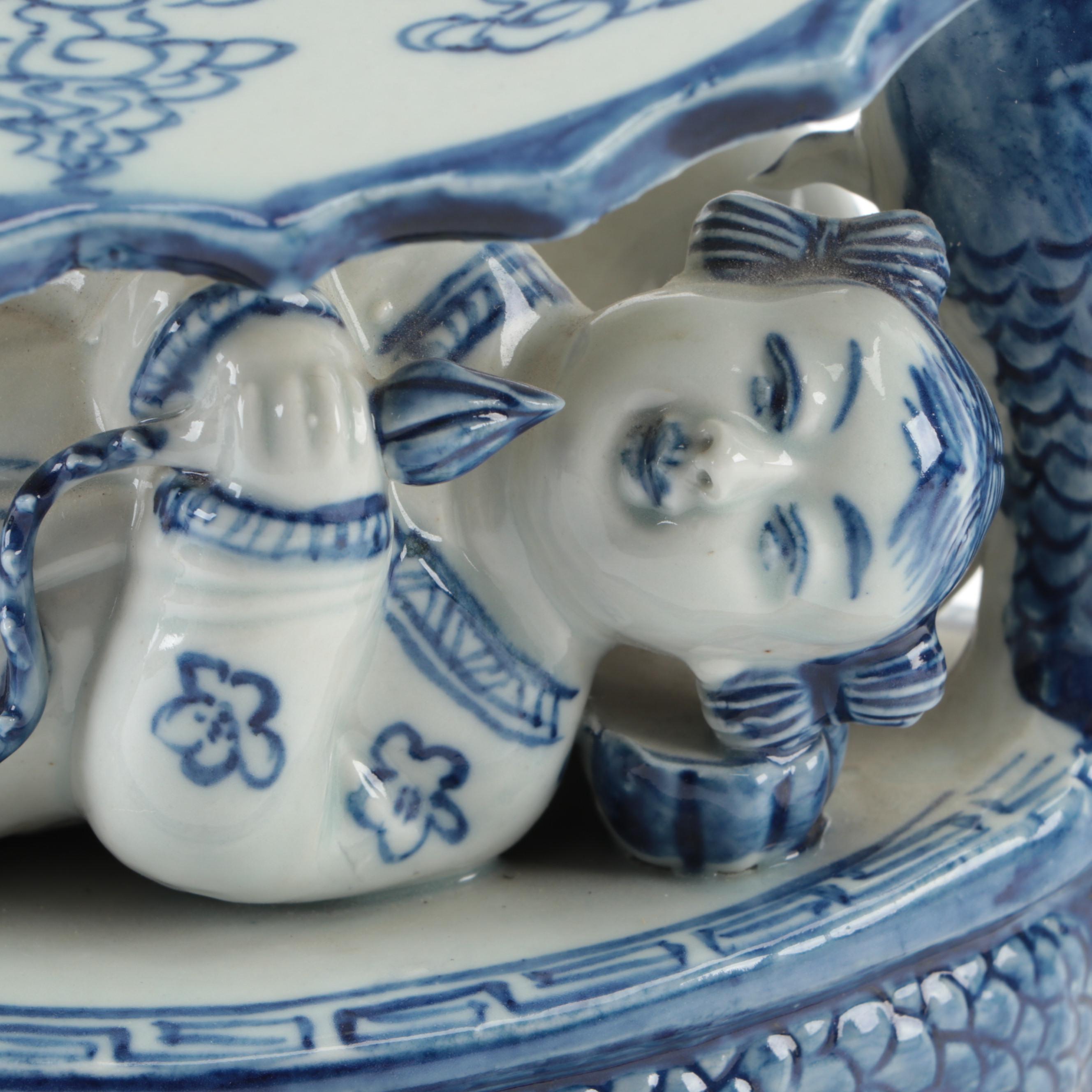 Hand-Painted Chinese Ceramic Opium Pillow | EBTH