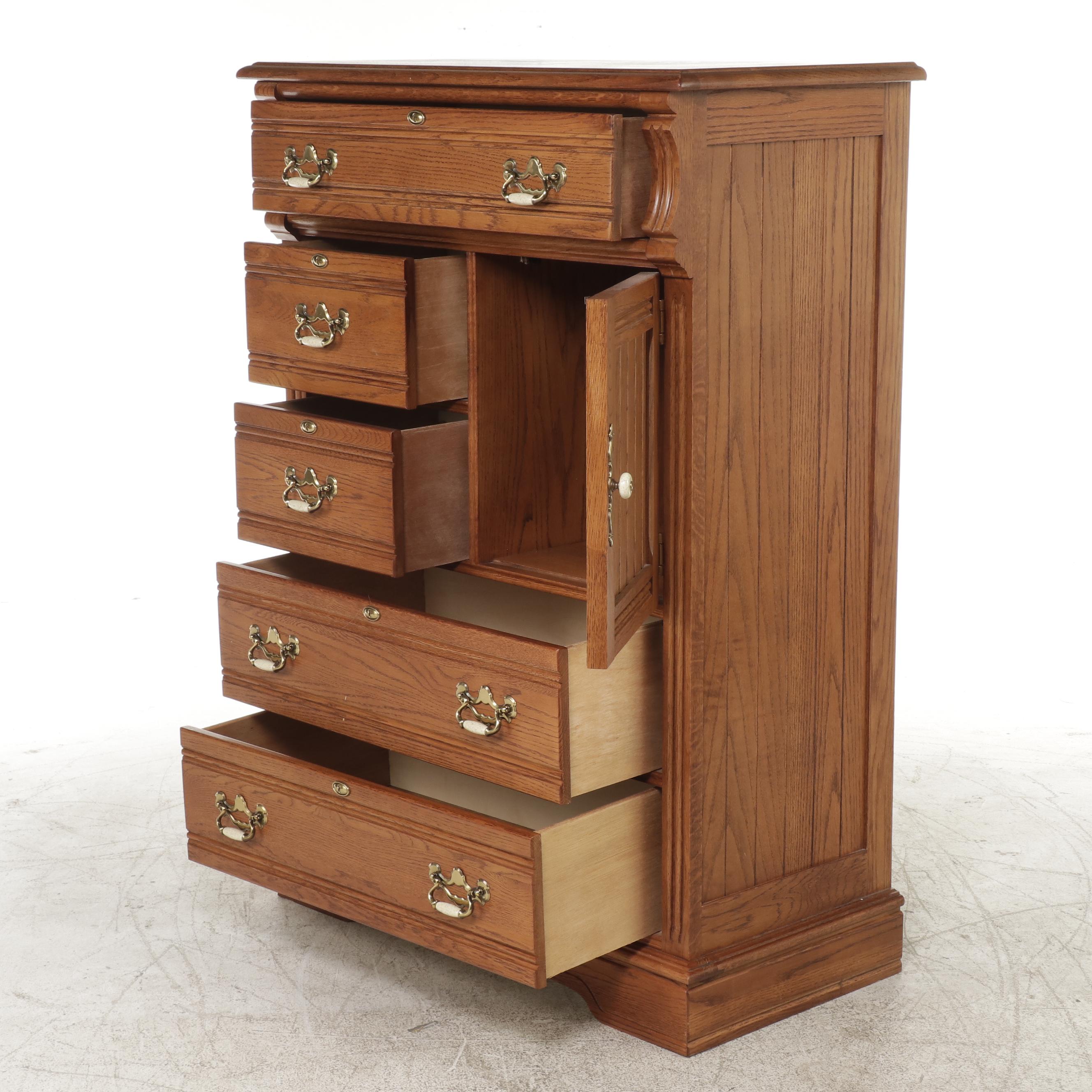 Lexington Victorian Style Oak Chifferobe | EBTH