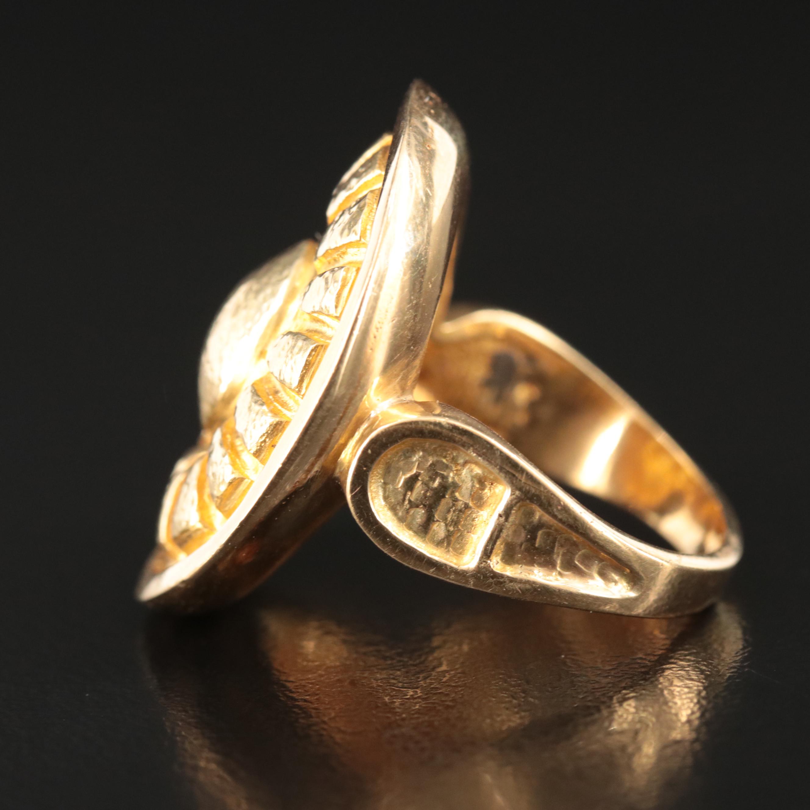 18K Oval Fluted Ring | EBTH