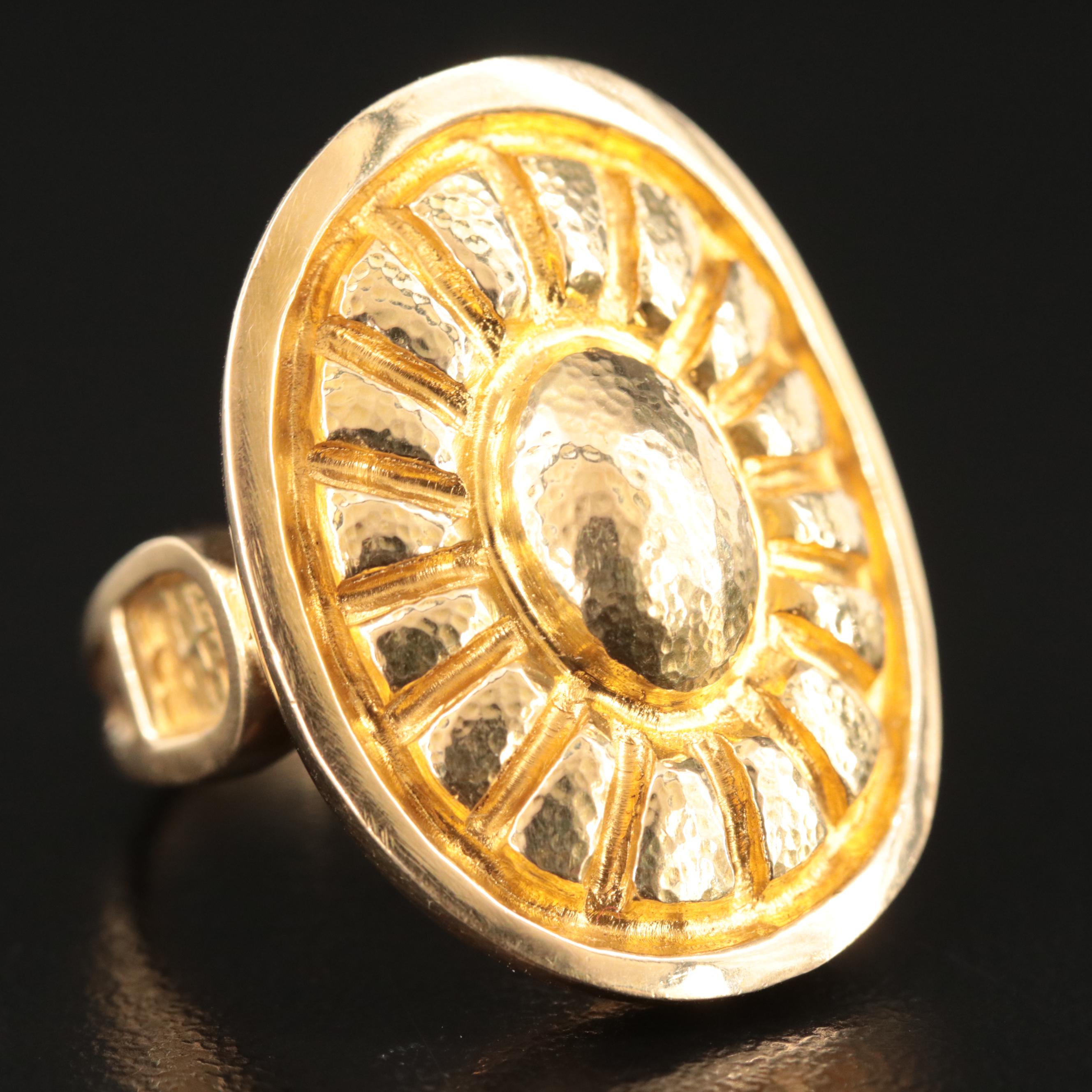 18K Oval Fluted Ring | EBTH