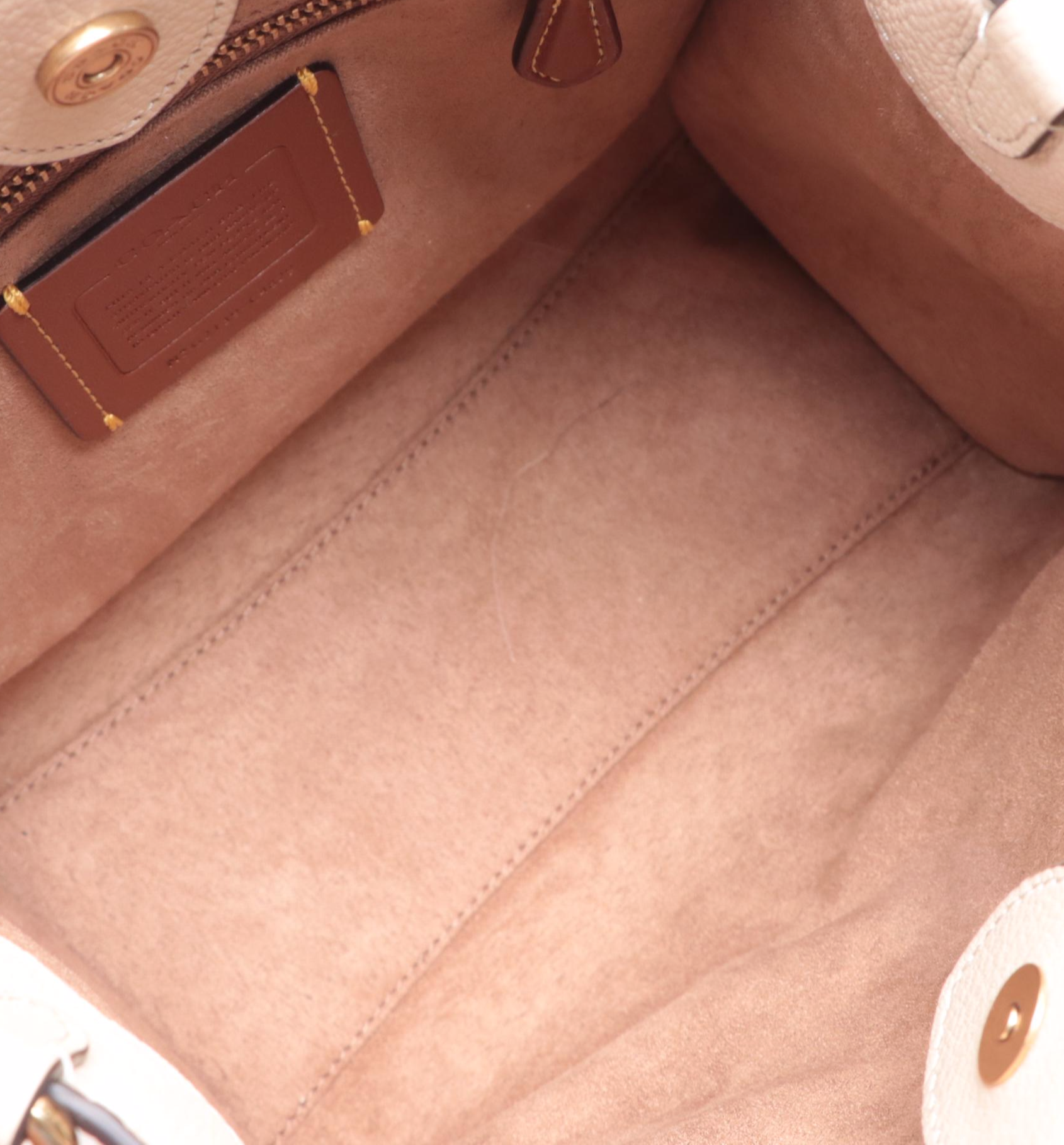 Coach Two-Way Field Tote 22 in Ivory Signature Embossed Leather | EBTH