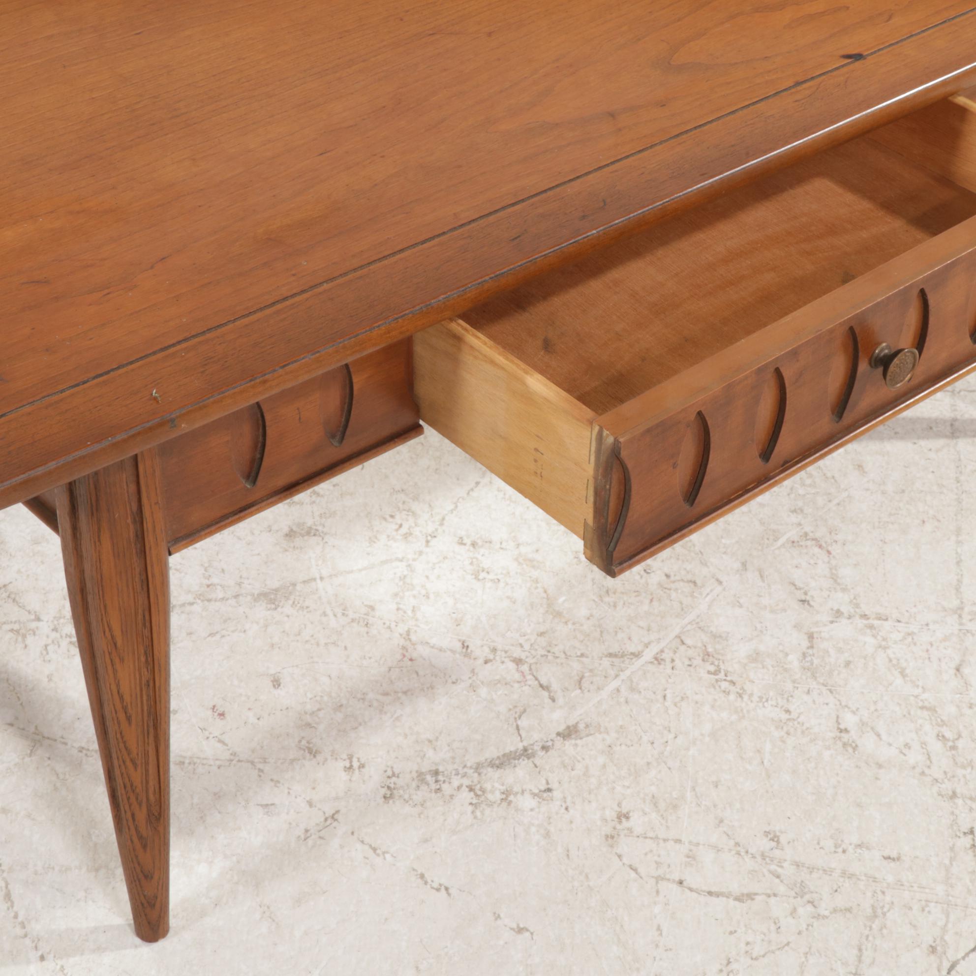 Bassett Mid Century Modern Pecan Coffee Table | EBTH