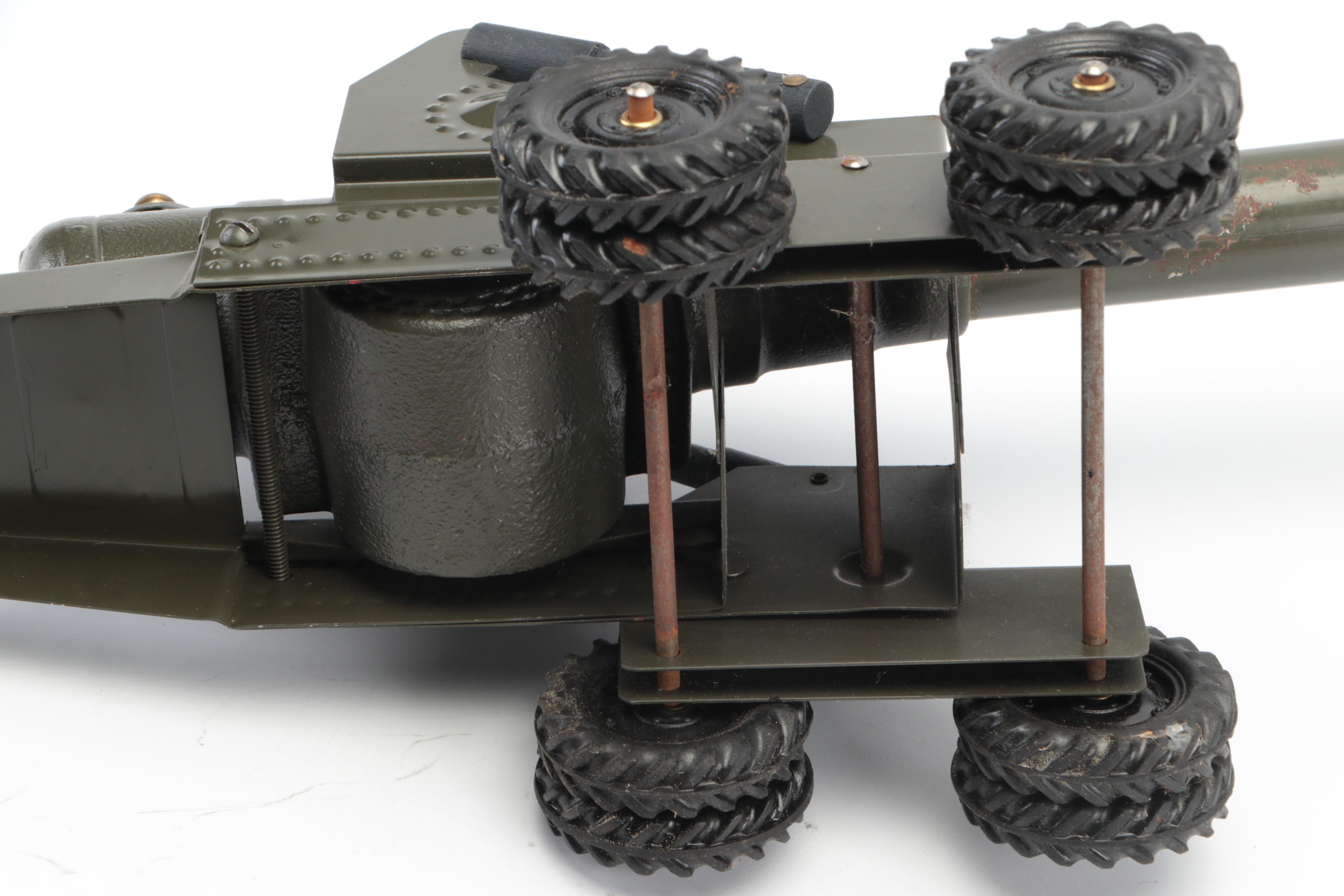 Big Bang 155mm and 60mm Cast Iron Miniature Model Cannons | EBTH