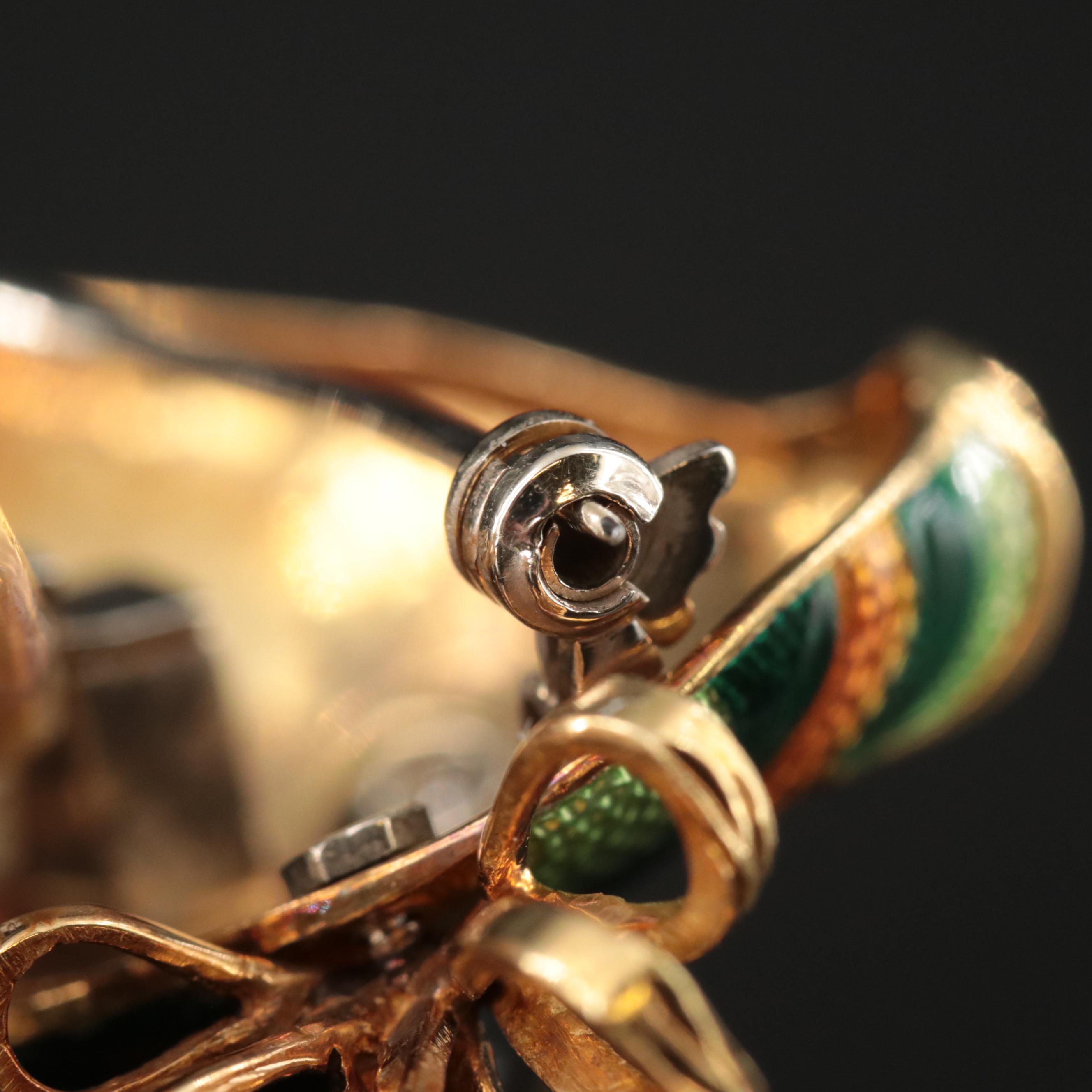 18K 0.30 CTW Diamond Enameled Tropical Fish Bone Brooch | EBTH