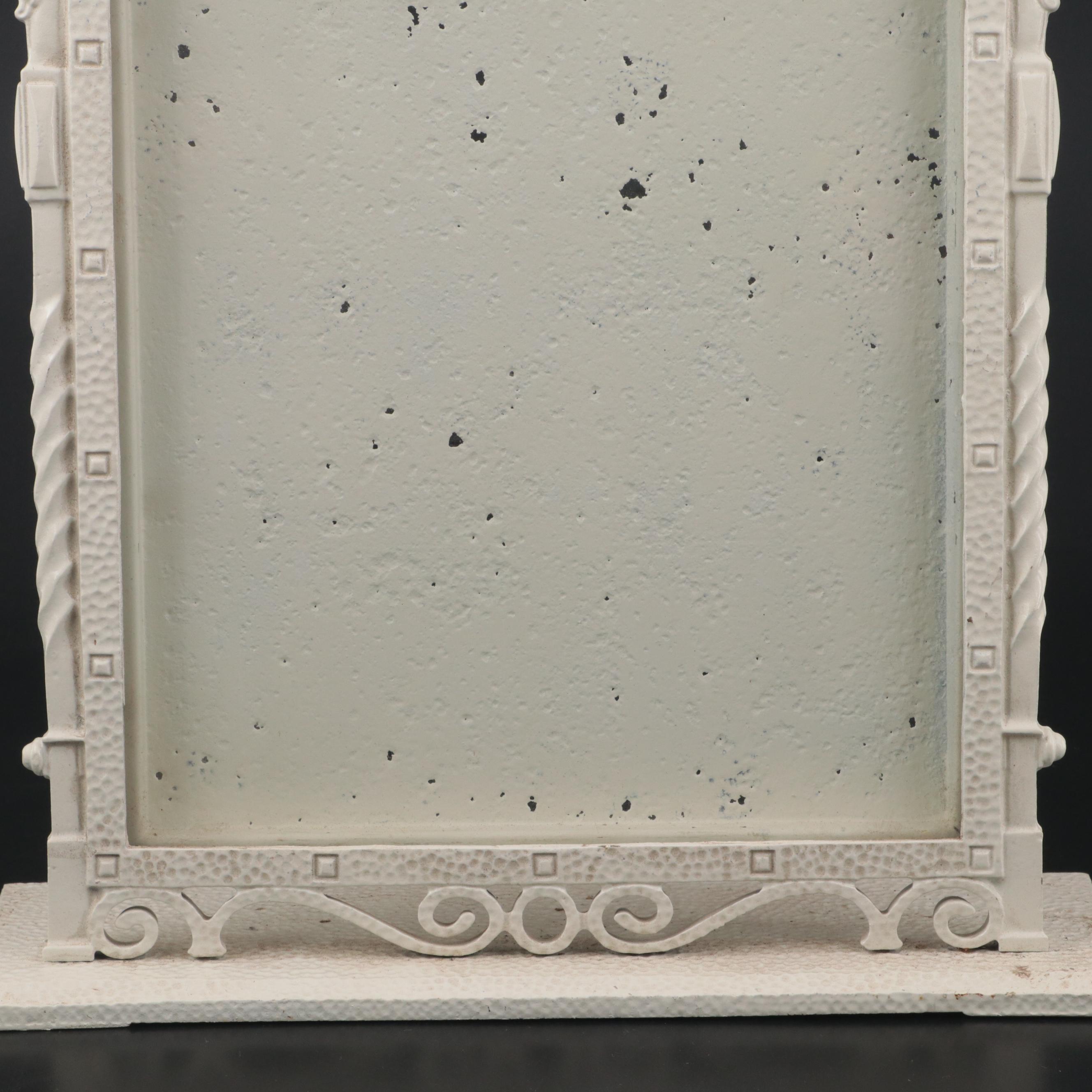 Moe Brothers Mfg. Filigree Hammered Painted Cast Iron Display Stand | EBTH