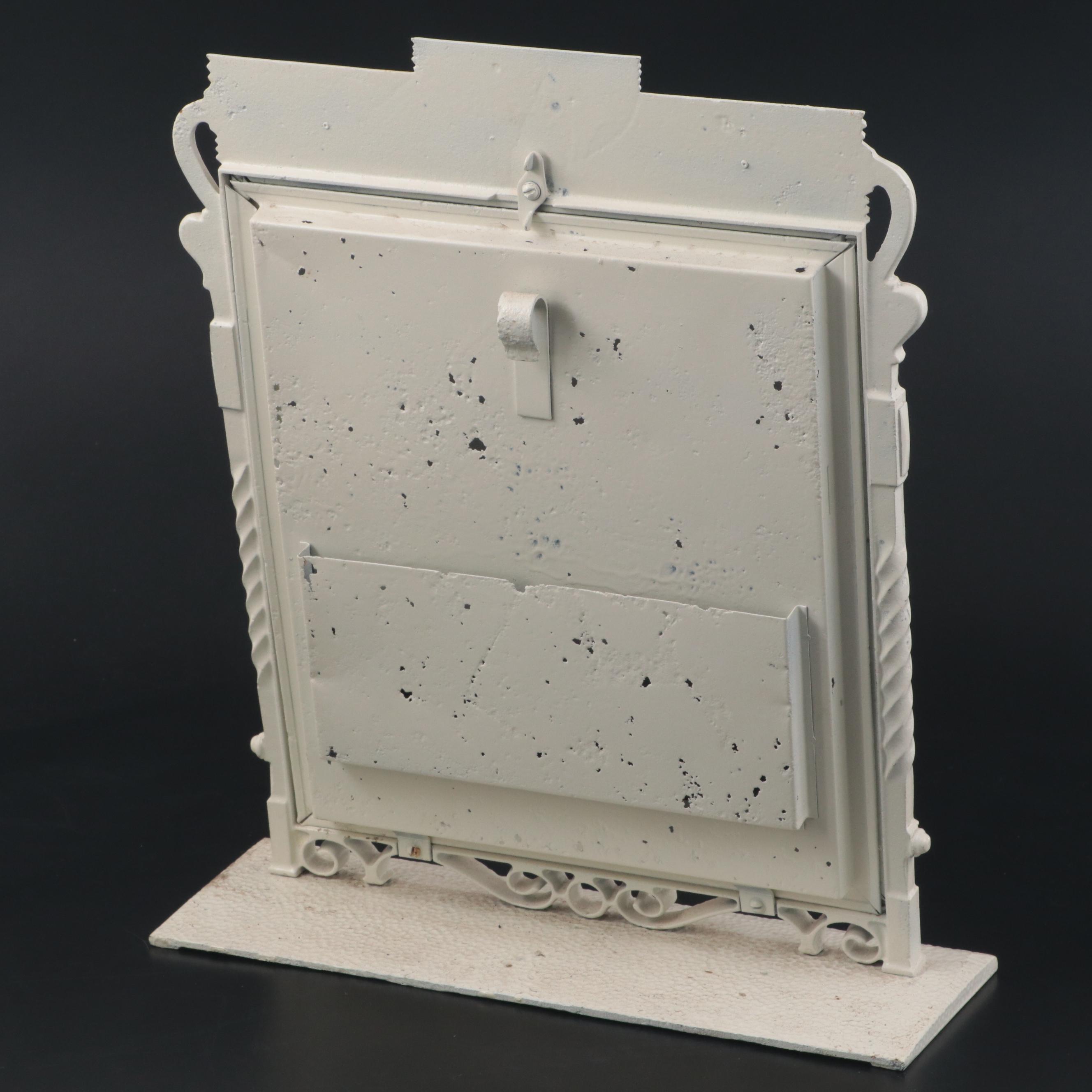 Moe Brothers Mfg. Filigree Hammered Painted Cast Iron Display Stand | EBTH